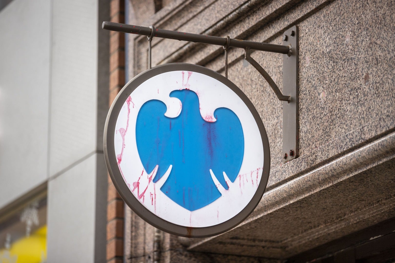 Barclays scraps monthly customer fee for self-directed investors ...