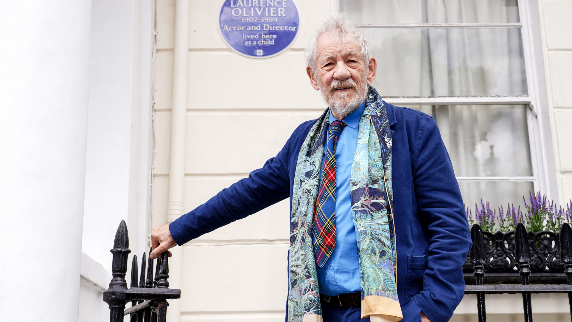 Ian McKellen hails ‘legendary’ Laurence Olivier as blue plaque unveiled ...
