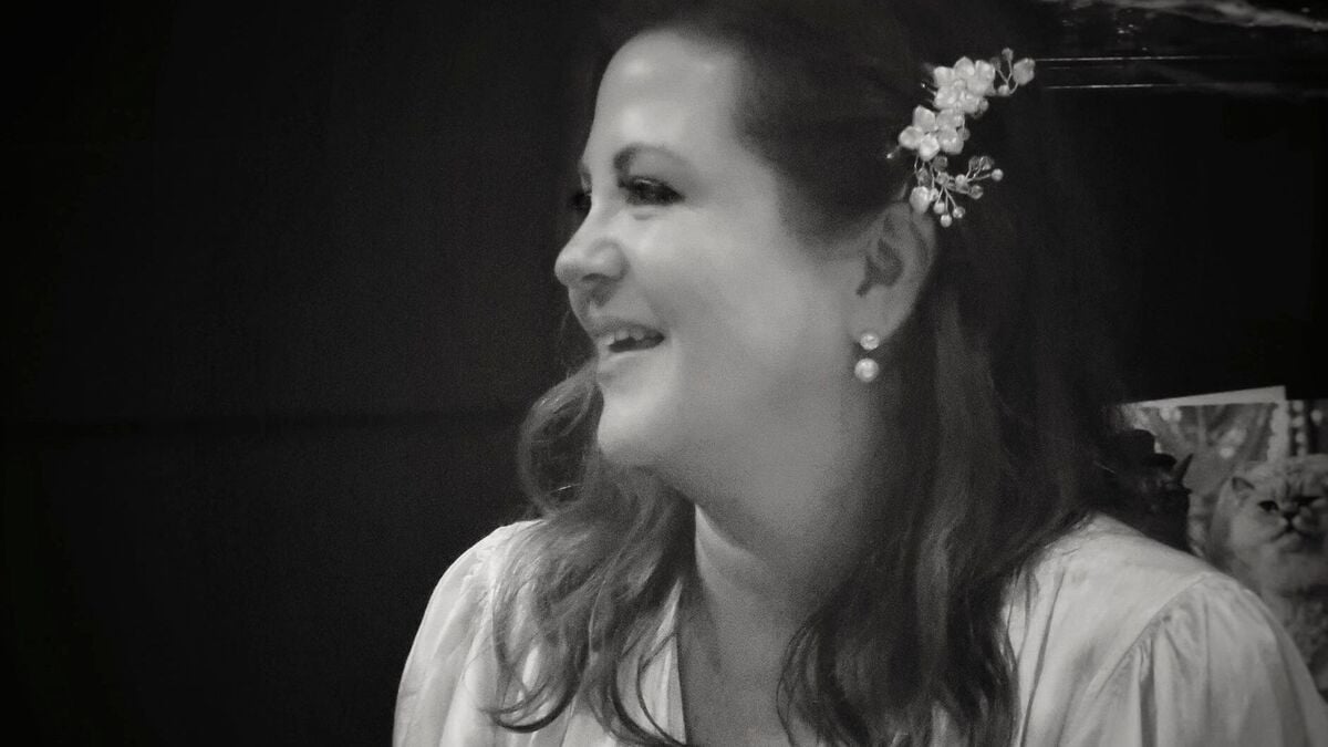 Tributes have been paid to Fiona Gribben the wife of business editor ...