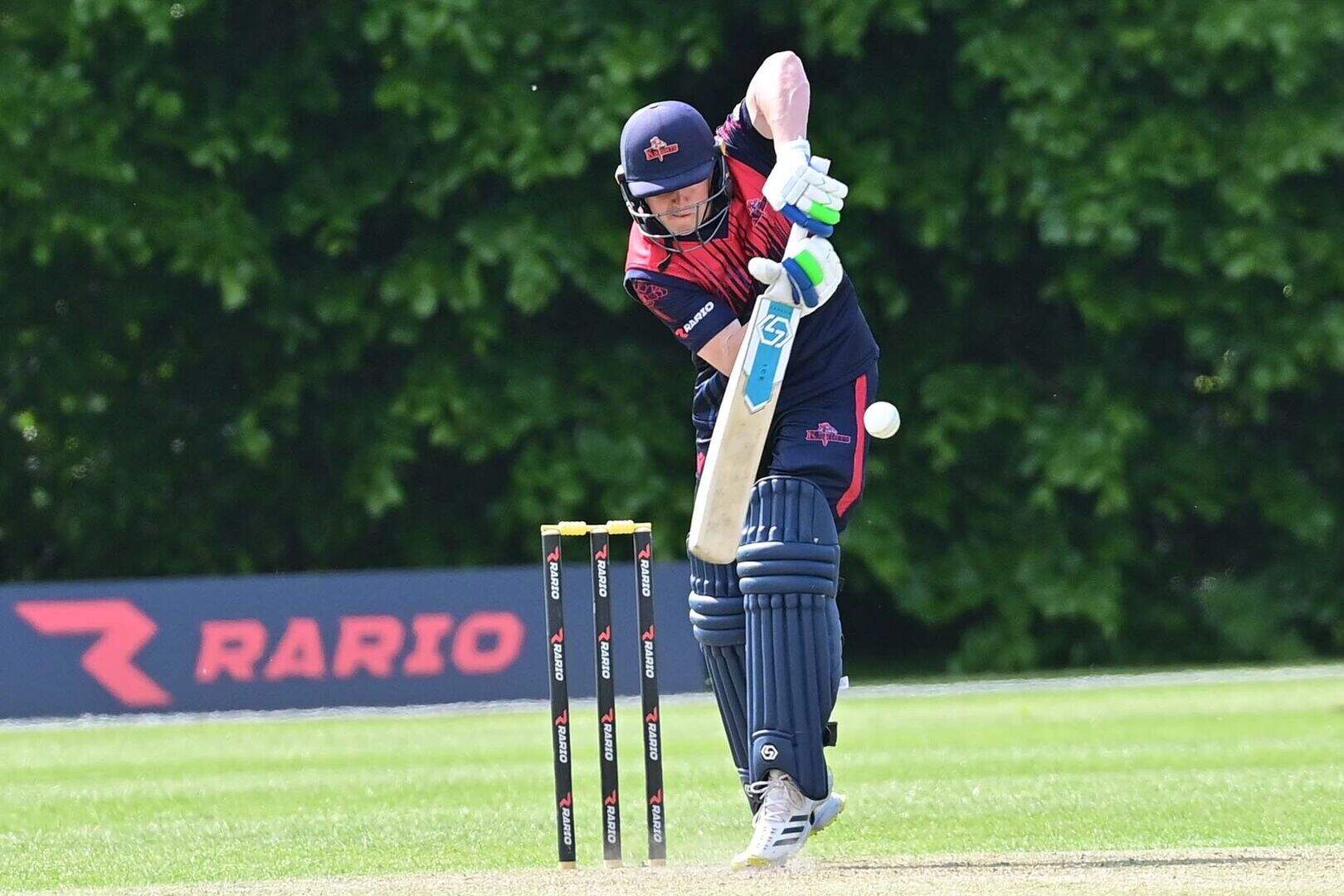 Instonians power past CIYMS to put themselves on brink of title ...