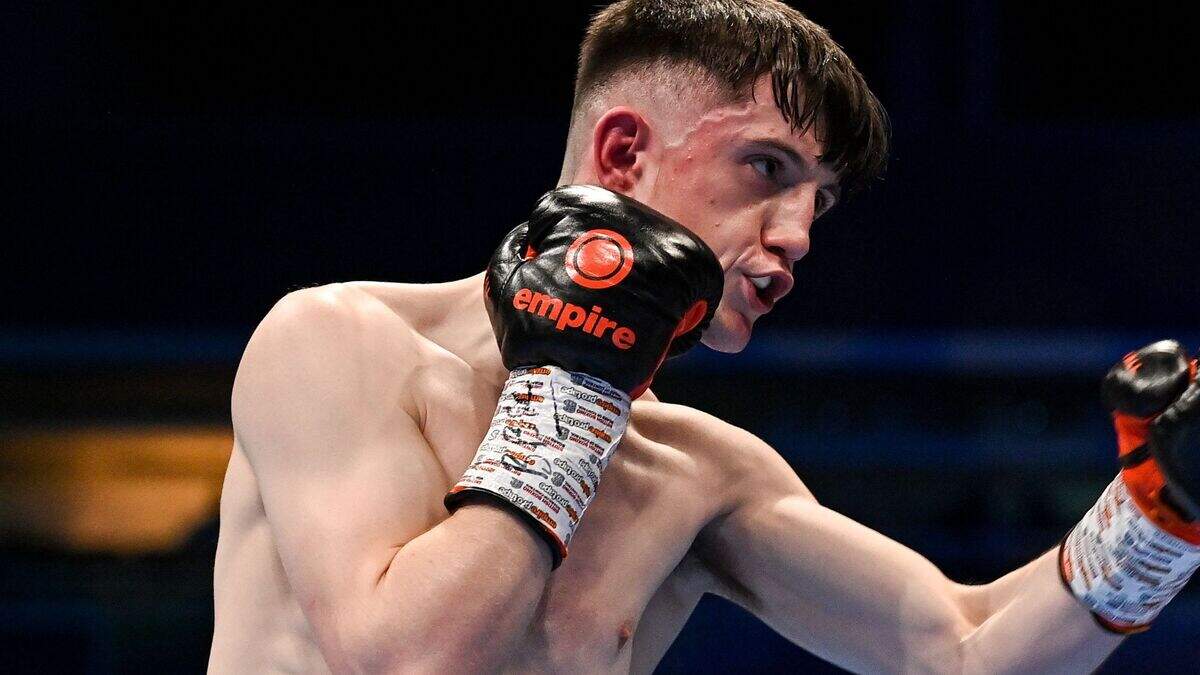 Conor Quinn suffers first defeat as Conner Kelsall wins on majority ...