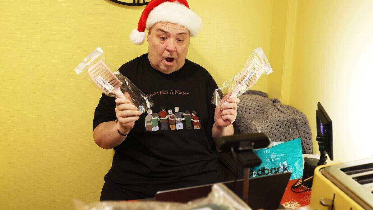 Stuart Has a Natter: Stuart Cahoon is running his Dignity at Christmas ...
