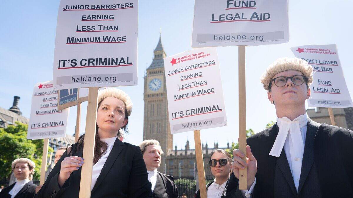 Barristers to vote on ending strike action after pay offer, Government ...