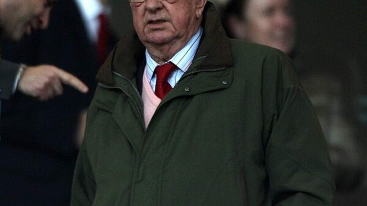 Hill-Wood suffers heart attack | Belfast Telegraph