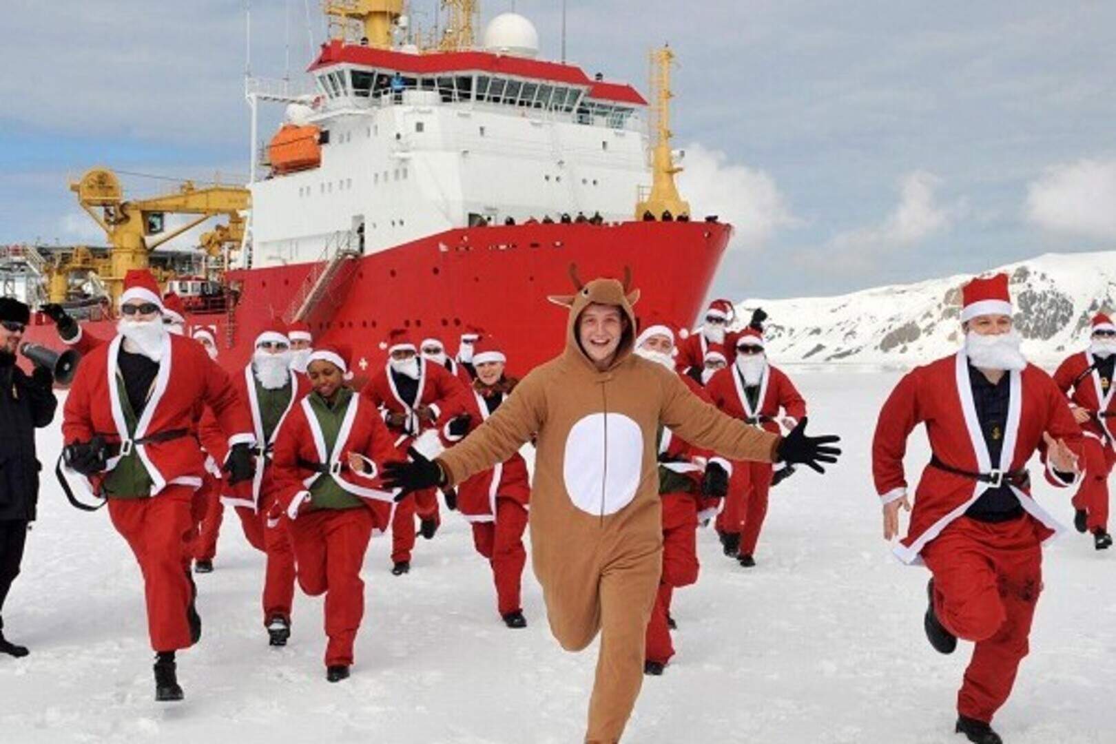 Antarctic crew tackle Santa fun run | Belfast Telegraph