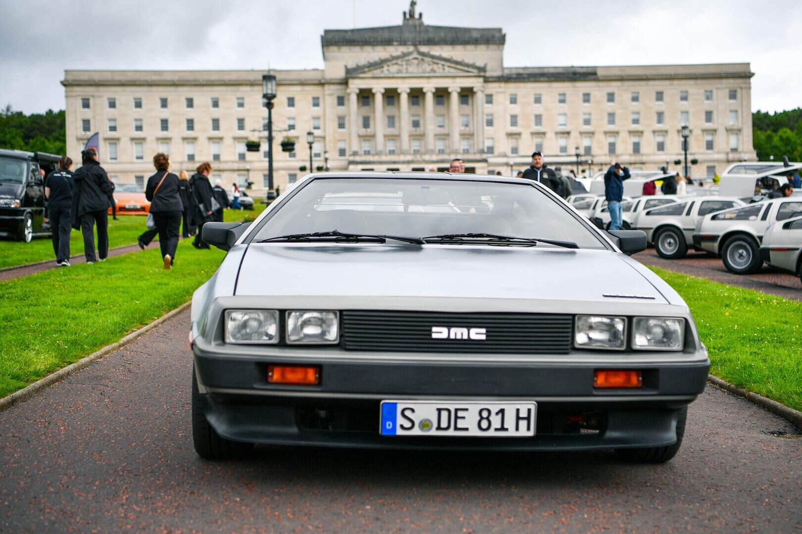Over 100 DeLoreans from across Europe gather at Stormont for iconic car ...