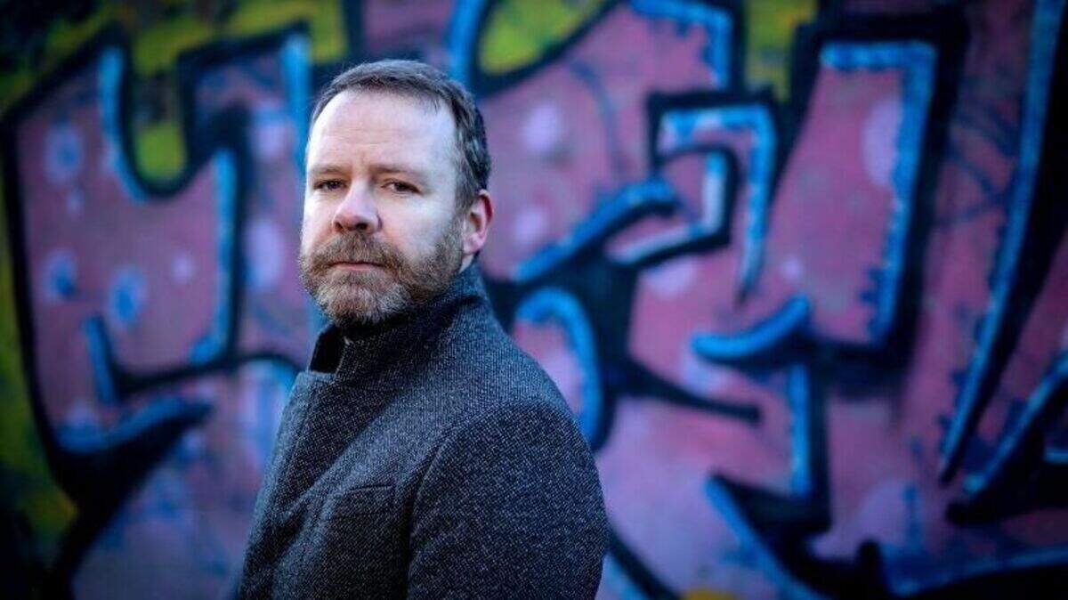 Neil Delamere: Stand-up mined comedy gold after witnessing prison drone ...