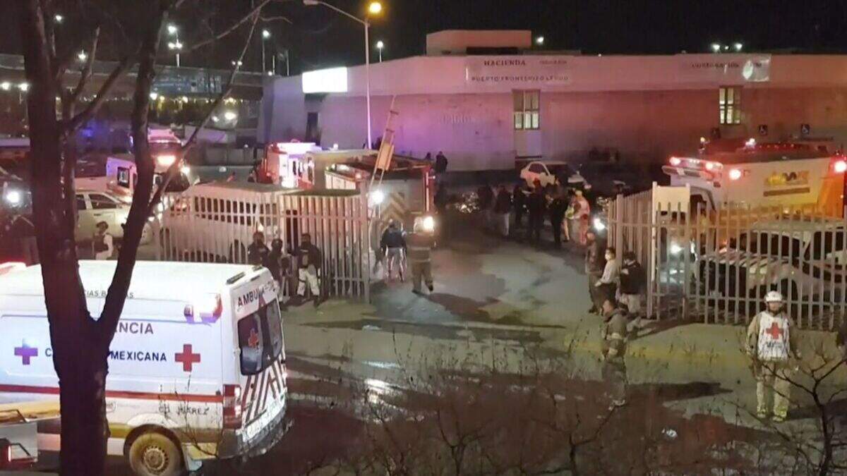 Dozens of migrants killed in fire at Mexican detention centre | Belfast ...