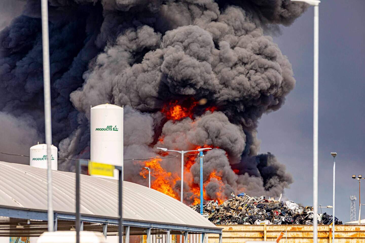 Belfast fire: Blaze in scrap metal yard in Titanic Quarter | Belfast ...