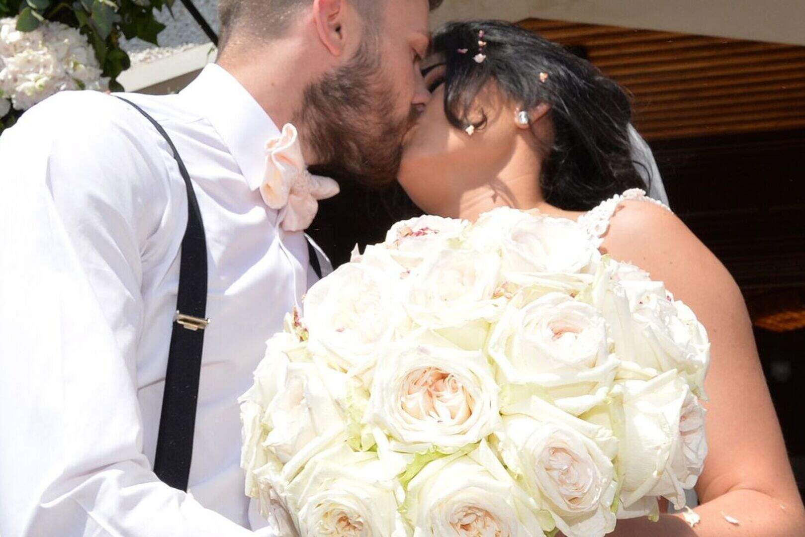 Sunshine and smiles as Northern Ireland ace Stuart Dallas ties knot ...