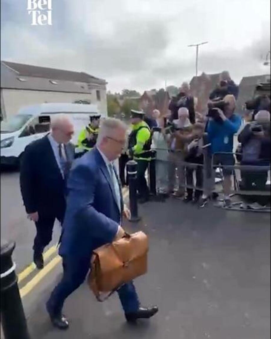 Jeffrey Donaldson arrives at Newry court ahead of his trial | Belfast ...