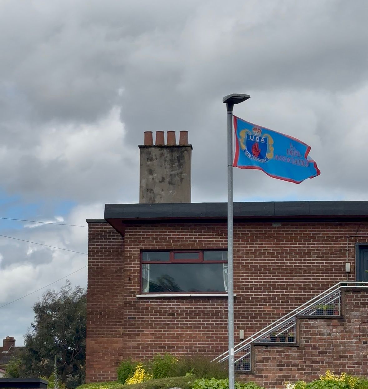 East Belfast: Loyalist paramilitary flags slammed as new PSNI powers to ...
