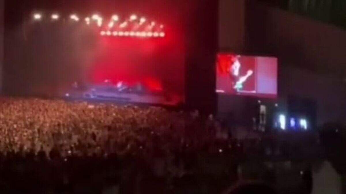 The Killers apologise after crowd boos singer for bringing Russian fan ...