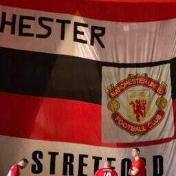 Manchester United’s Big Lily blooms on Belfast peace wall | Belfast ...