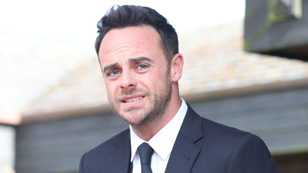 Ant McPartlin returns to Twitter to send love to terminally ill young ...