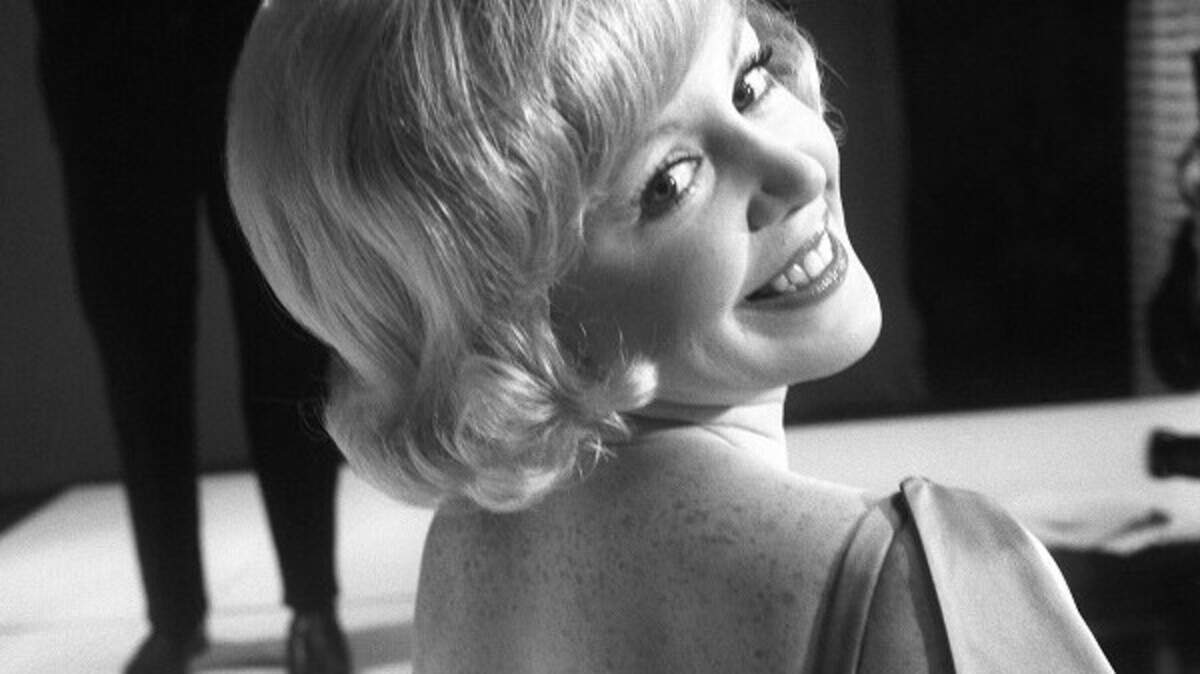 Sixties singer Kathy Kirby dies | Belfast Telegraph