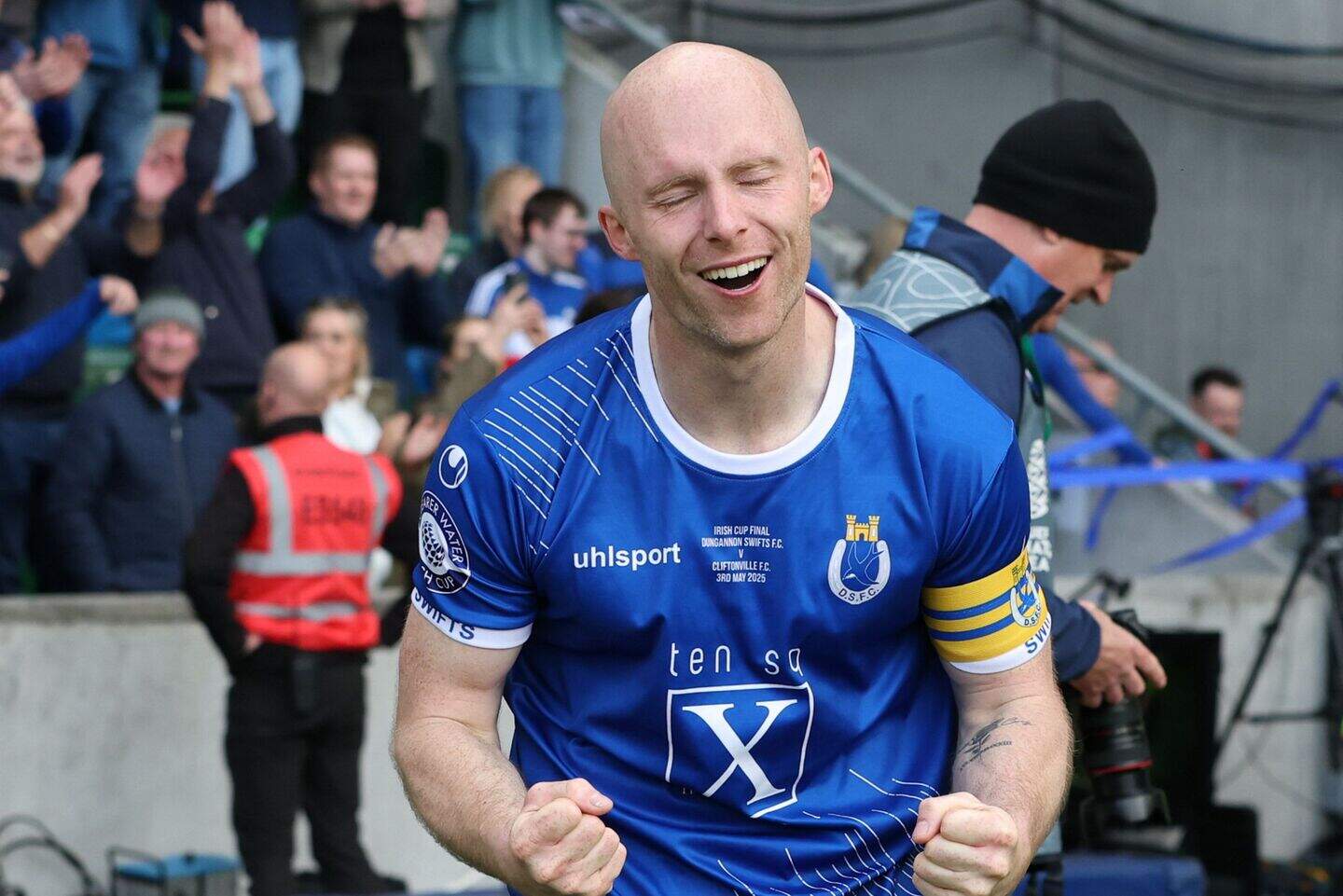 Irish Cup final Dungannon v Coleraine: Can Swifts make history again ...