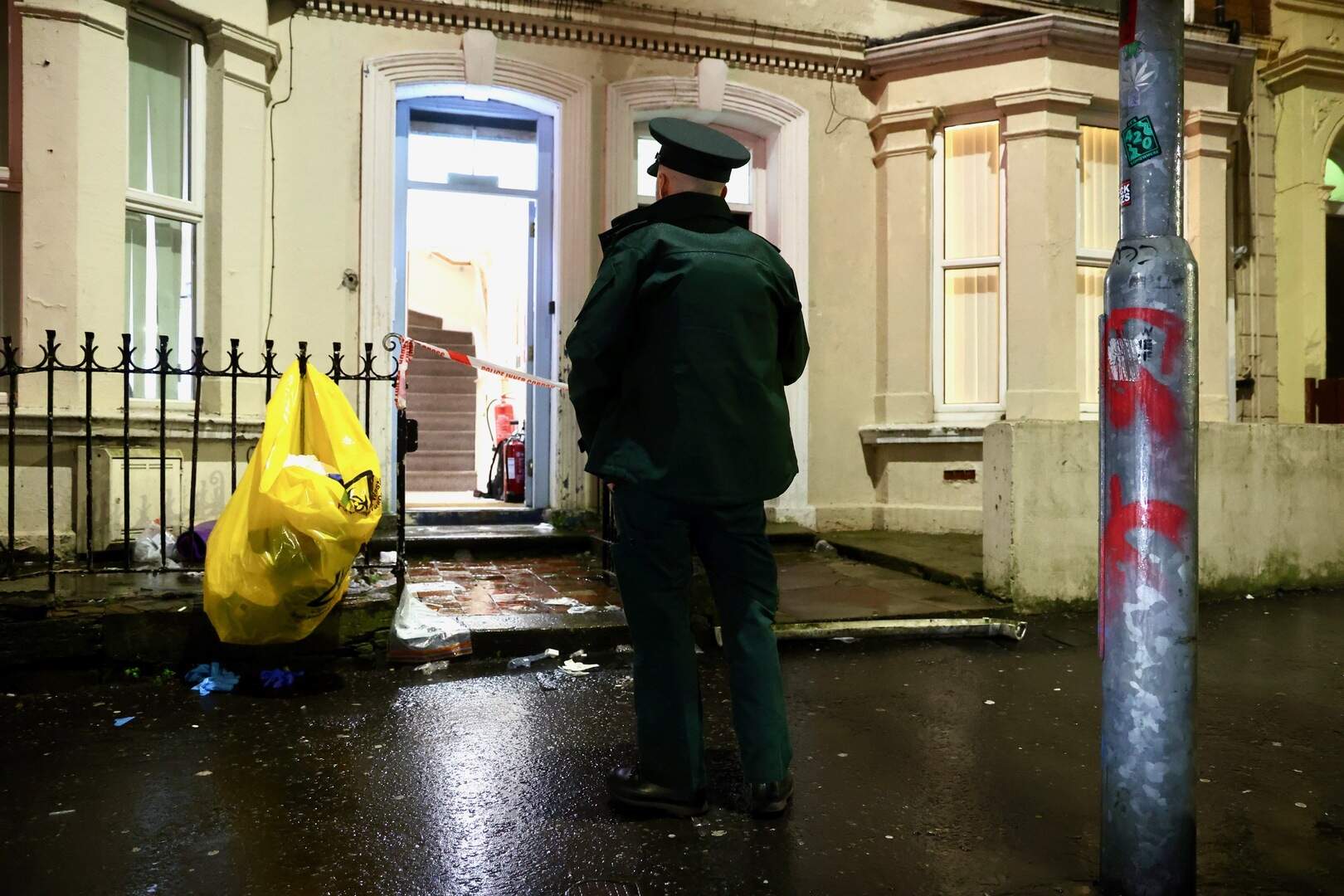 Man dies after incident at Cromwell Road in Belfast: 32-year-old ...