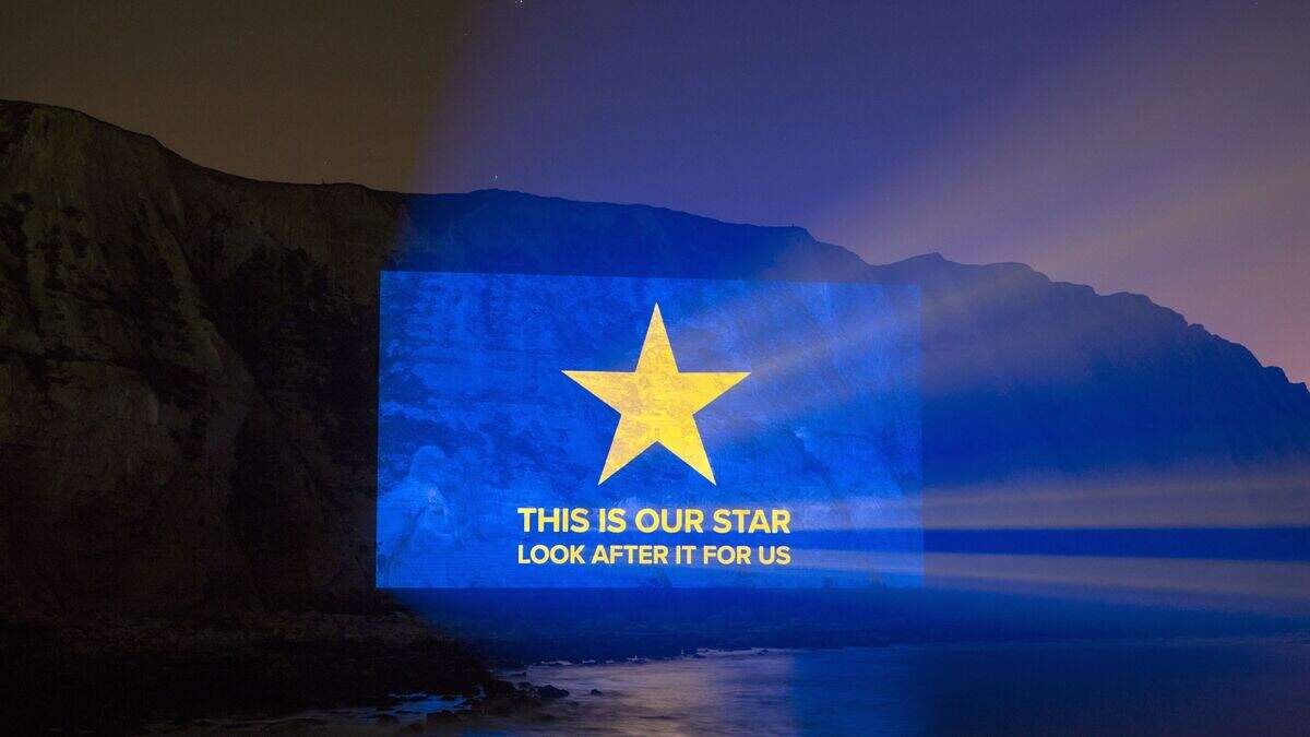 ‘Sad’ veterans send Brexit Day love letter to EU on White Cliffs of ...