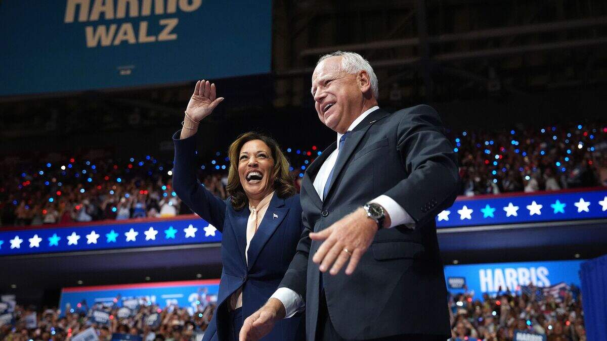 Why the internet is praising ‘big dad energy’ Tim Walz as Kamala Harris ...