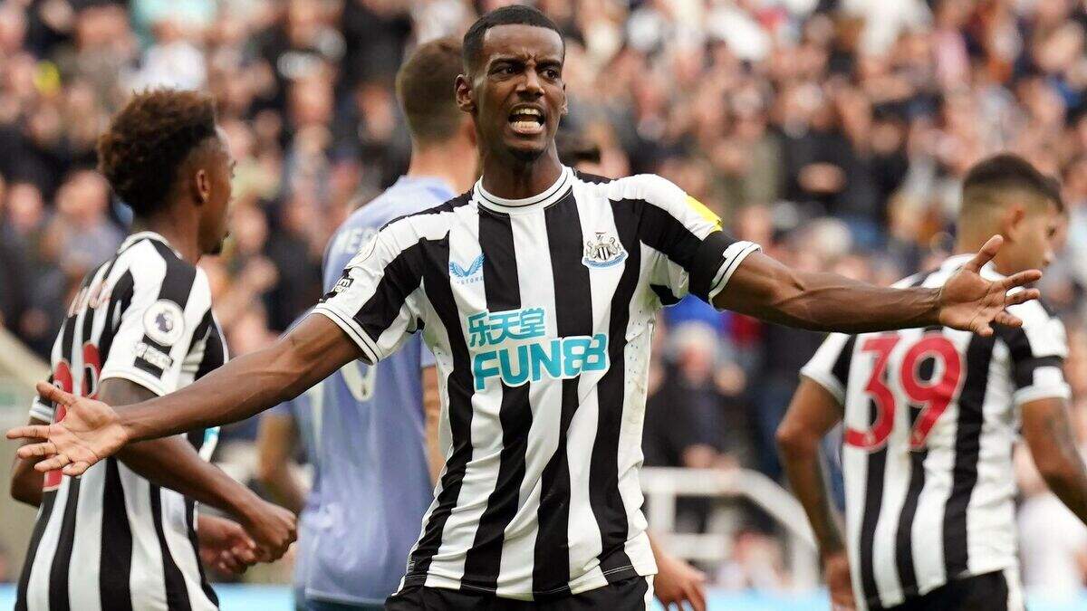 Alexander Isak pulls out of Sweden squad to hand Newcastle fitness ...