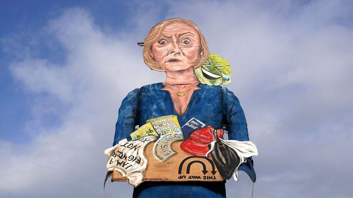 Liz Truss with a lettuce on her shoulder unveiled as bonfire effigy ...