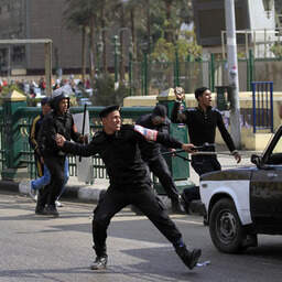 Egypt's army 'at war with the people' as riots flare again in Cairo ...