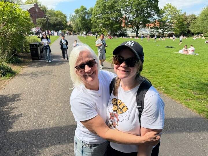 Sun-worshippers flock to Botanic Gardens as Belfast basks in hottest ...