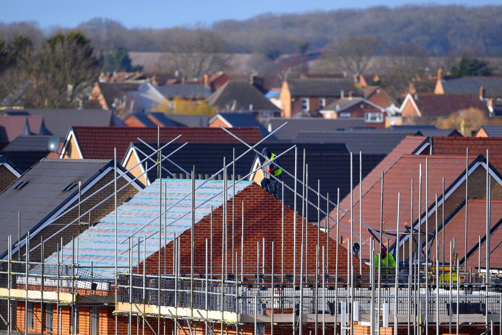 Barratt sees full-year outlook ‘modestly’ ahead after strong start to ...