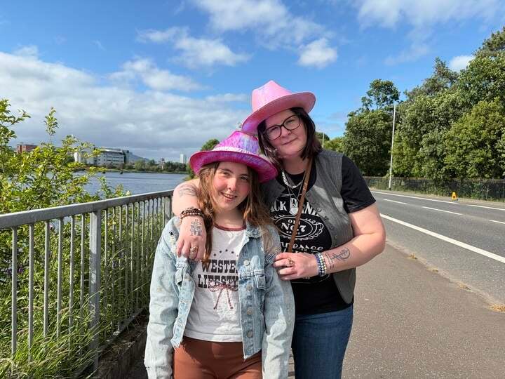 Thousands of country music fans flock to Belfast for Farmers’ Bash ...