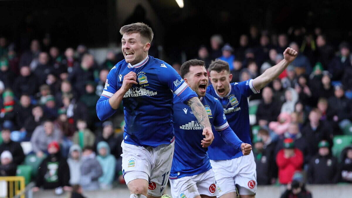 Live: Glentoran vs Linfield in BetMcLean Cup Final at Windsor Park ...