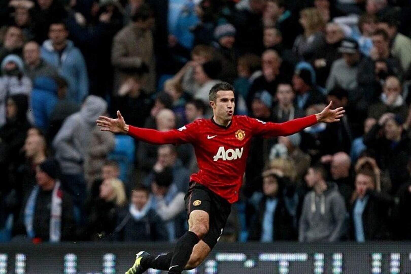 Van Persie strike sinks City | Belfast Telegraph