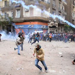Egypt's army 'at war with the people' as riots flare again in Cairo ...