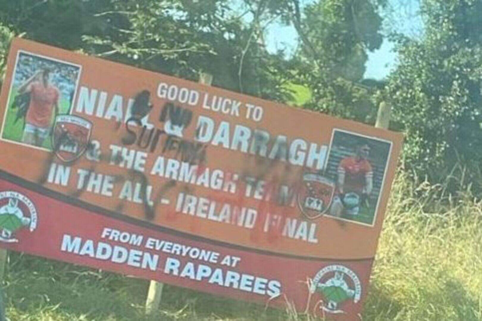 All-Ireland Football Final: Ballymacnab sign supporting Armagh GAA ...