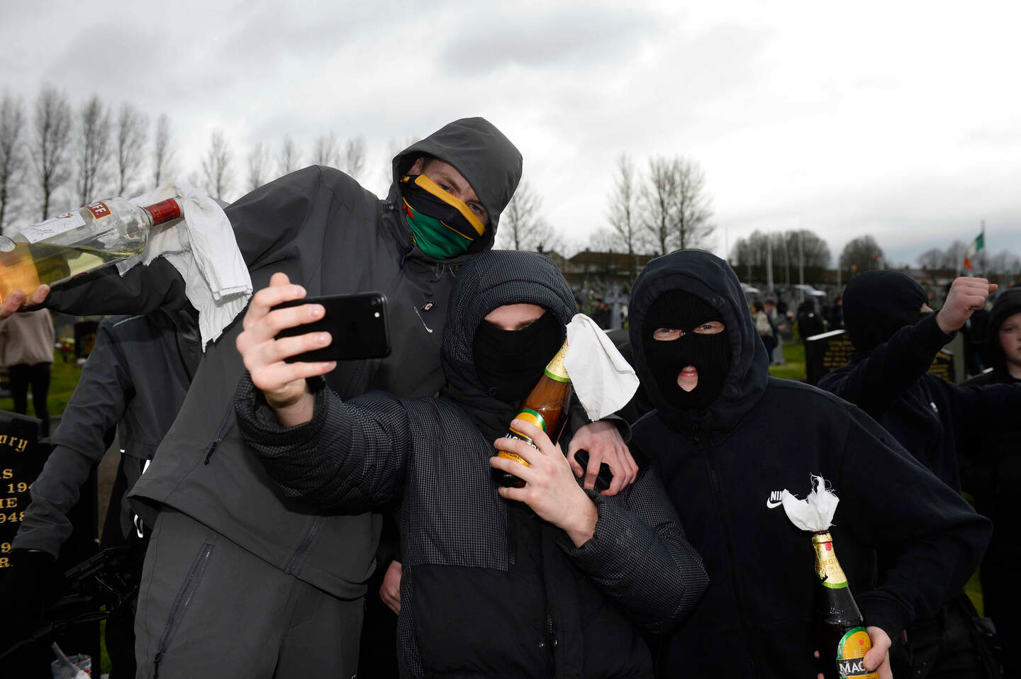 Derry children with petrol bombs: parents urged to stop terror parade ...