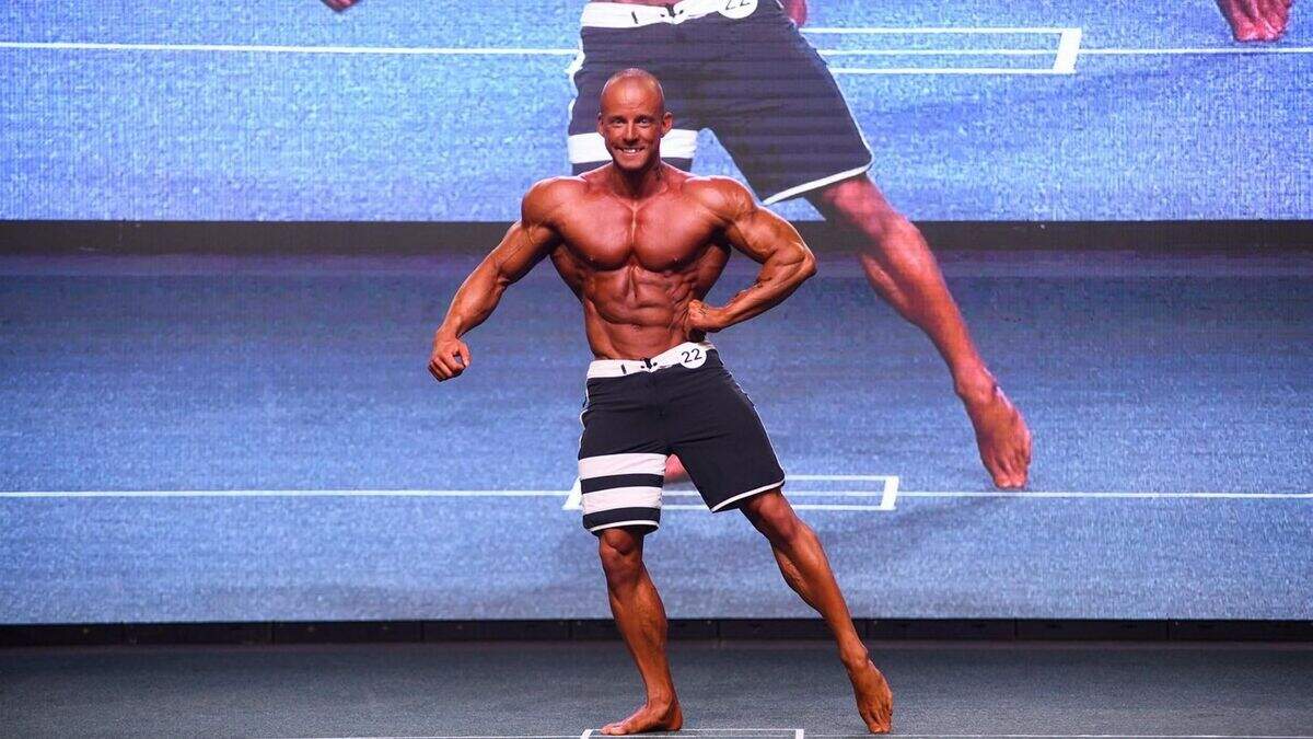 Belfast bodybuilder sculpts physique until chest almost twice width of ...
