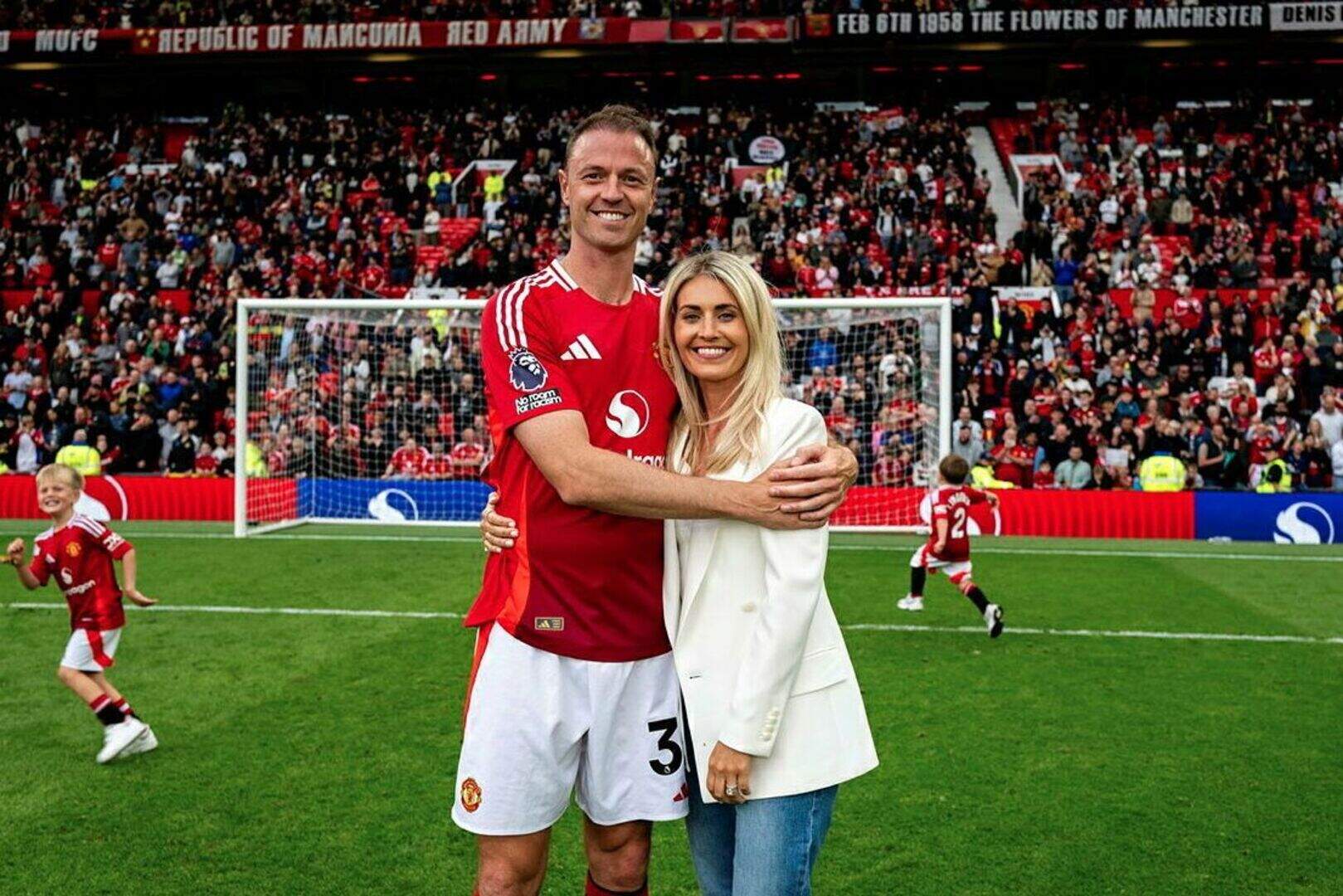 Manchester United's Jonny Evans plays final game at Old Trafford as ...