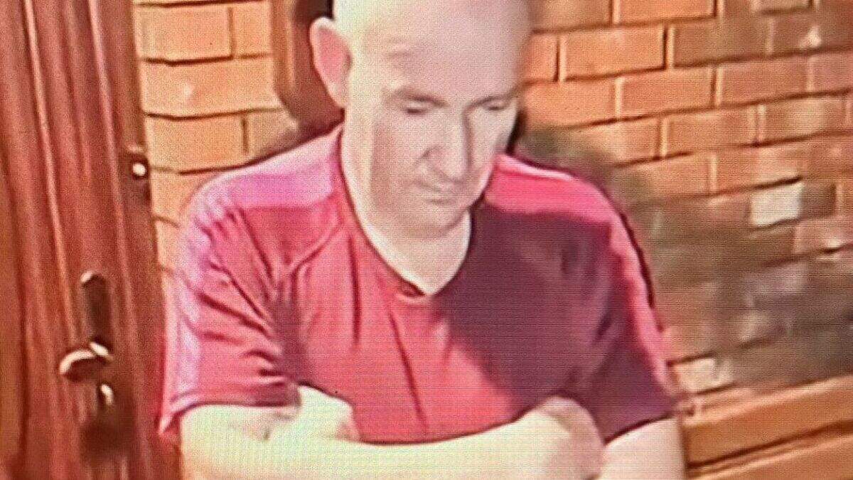 Michael Walker: Paedo hunter sting lands one-legged pervert in court ...