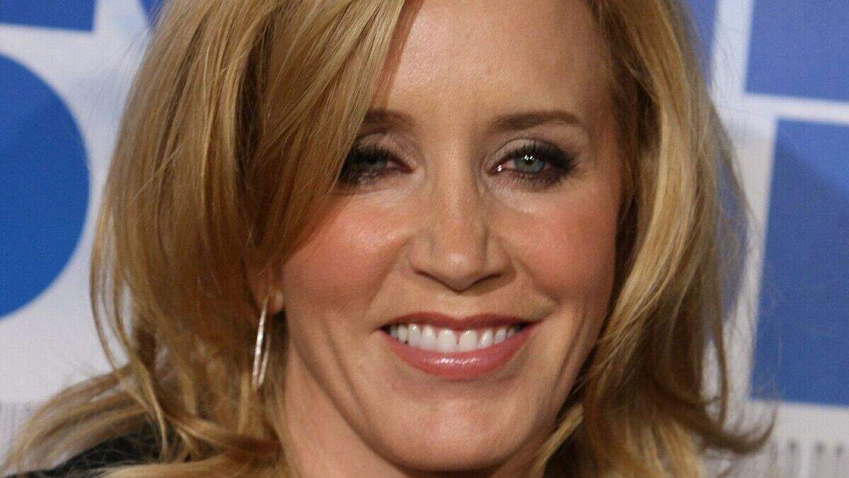 Felicity Huffman: I'll join women's march after Donald Trump's ...