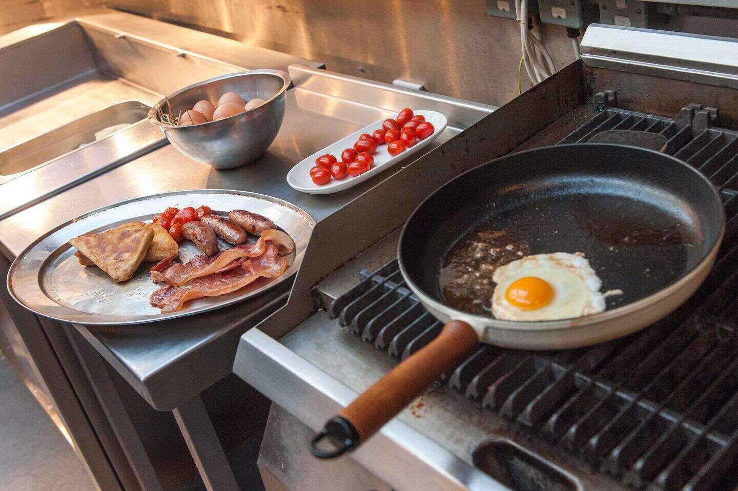 How to... Cook the perfect Ulster Fry | Belfast Telegraph