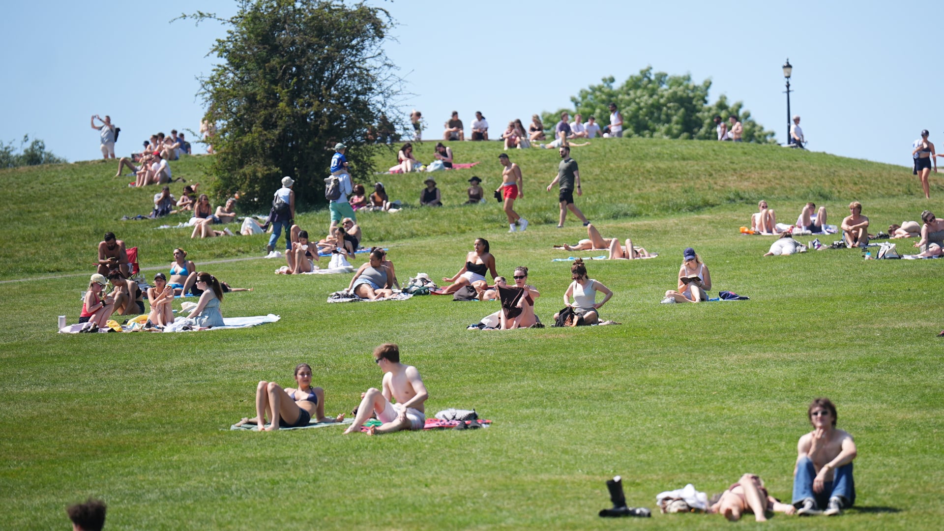 Hottest May day ever as London hits 34.8C in 2C leap from previous ...