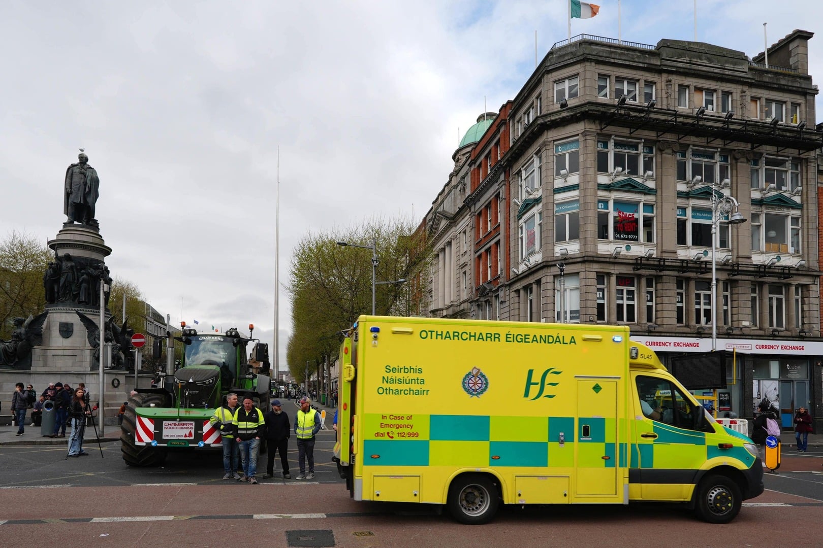 Firefighters delayed in emergency responses by fuel protest in Dublin ...