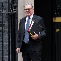 Starmer set to announce social media ban as ministers pledge screentime ...