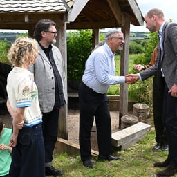 William encounters pig called Ginger Spice on farm visit in Devon ...