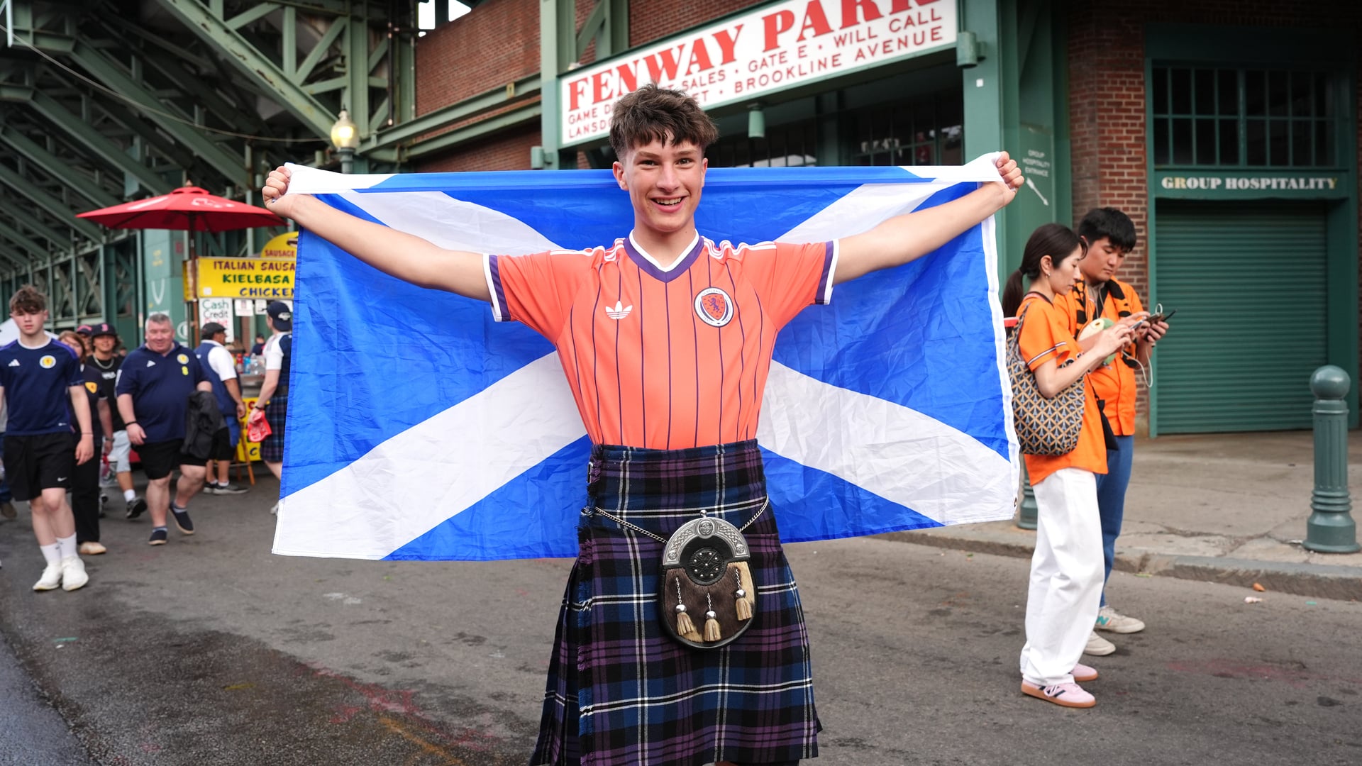 Tartan Army gathers at pubs and fan zones across Scotland for World Cup ...