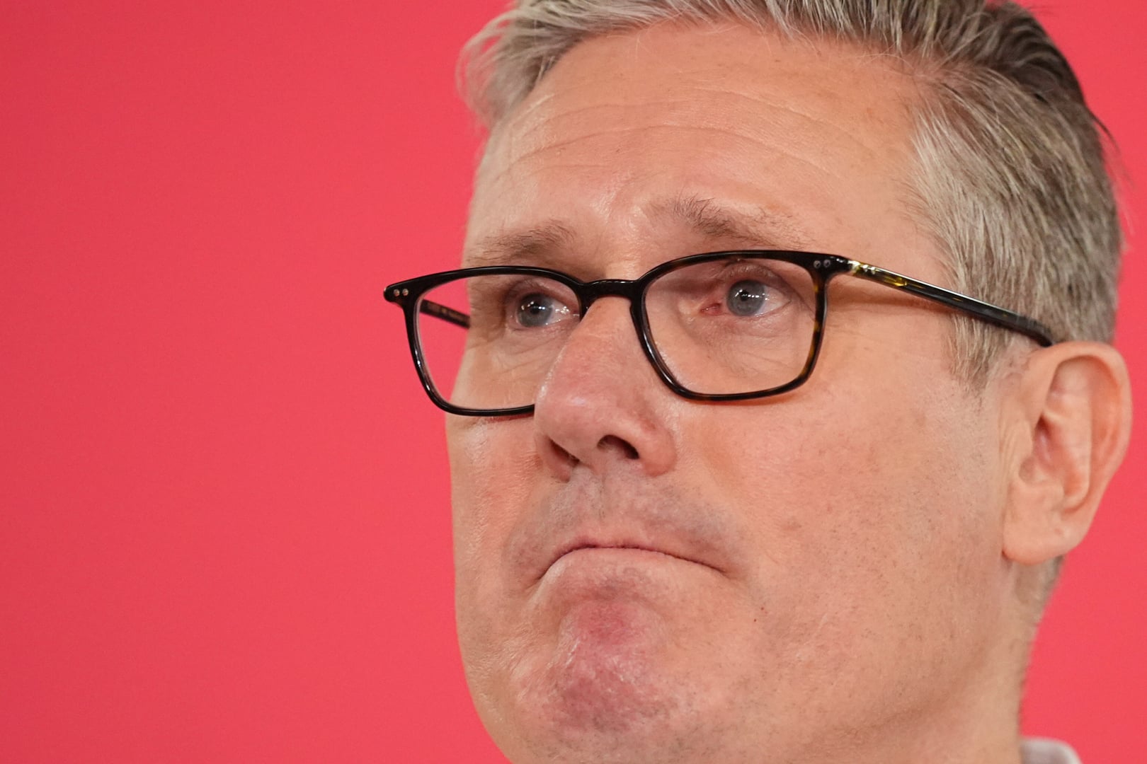 Jess Phillips quits Government adding pressure on Keir Starmer to go ...