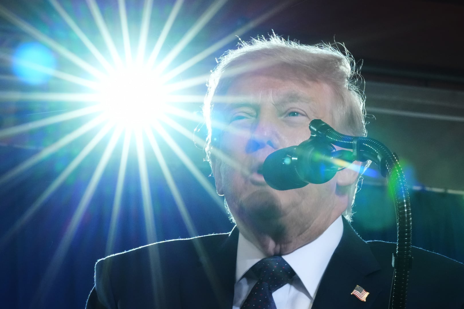 Trump aims to keep pressure on Iran as talks on deal inch forward ...