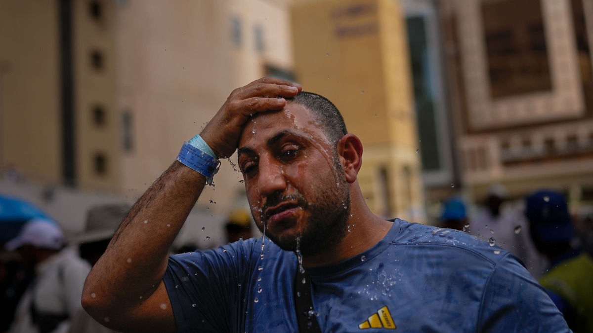 Muslims begin annual Hajj in sweltering heat against backdrop of war ...