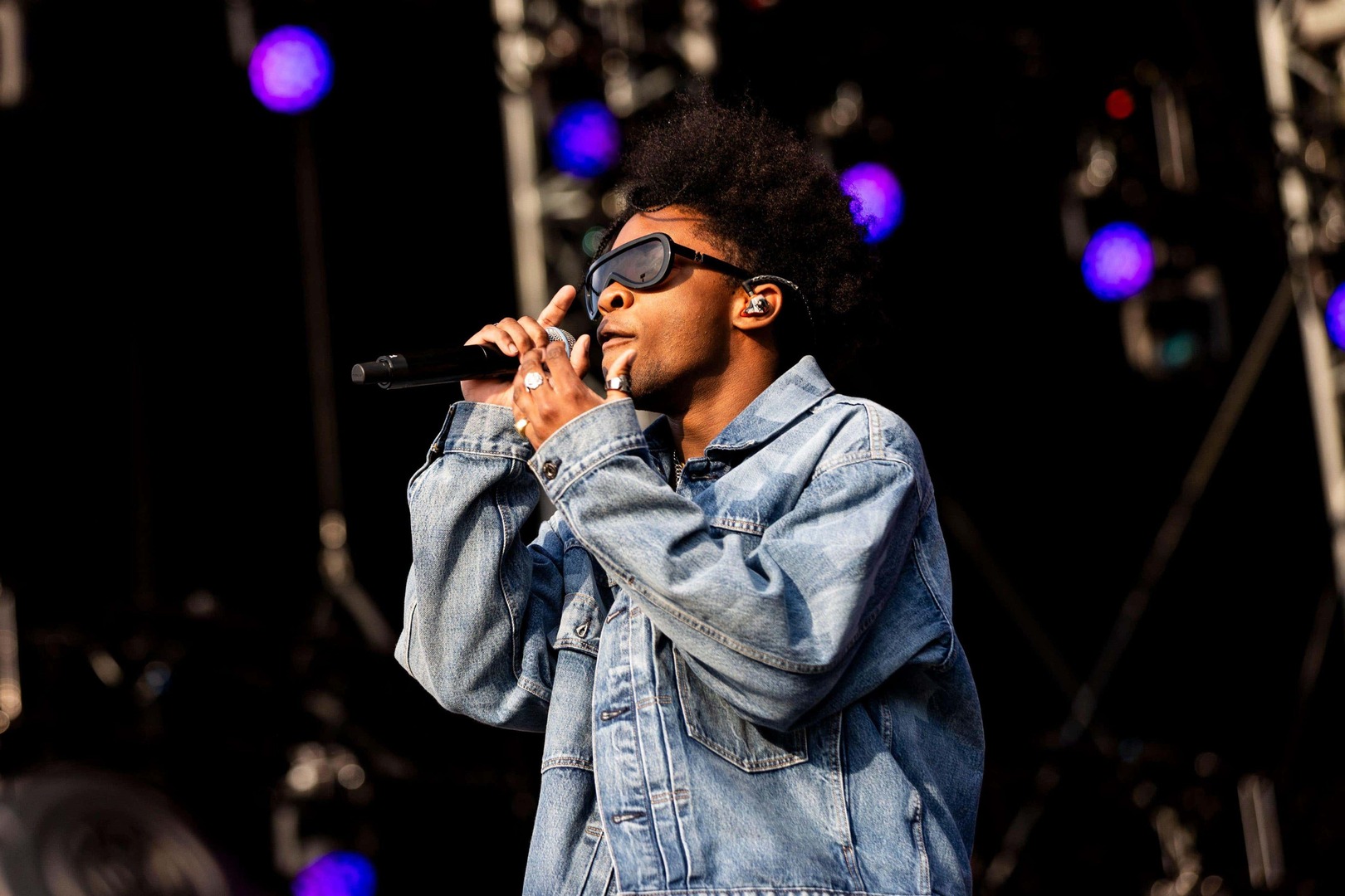 Lawyers for singer D4vd say he did not kill 14-year-old girl | Belfast ...