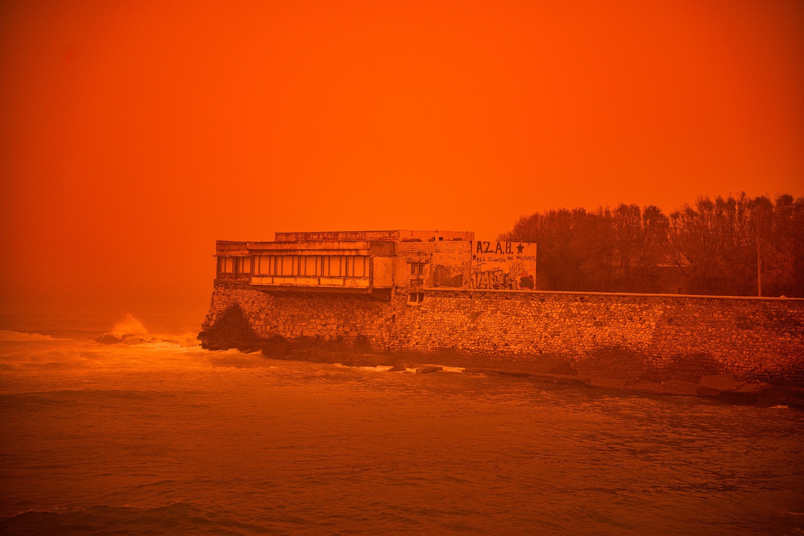 Saharan dust storm turns sky red over holiday island of Crete | Belfast ...
